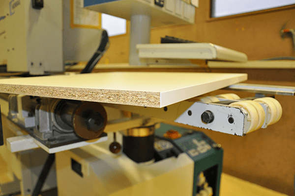 Edge banding: Successful retrofit in woodworking company