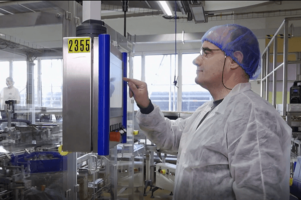 Web-based visualization for adhesive application | Robatech