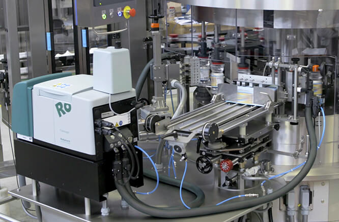 Flexible wrap-around labeling with hot melt adhesive | Robatech