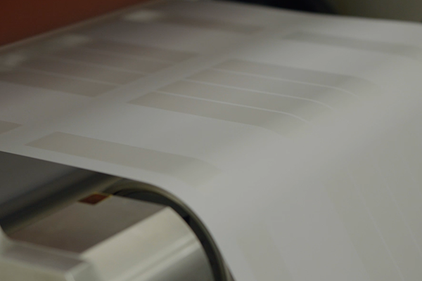 Coating heads for industrial adhesive application | Robatech