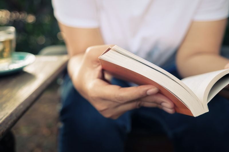 Bookbinding with Adhesive Application Systems | Robatech