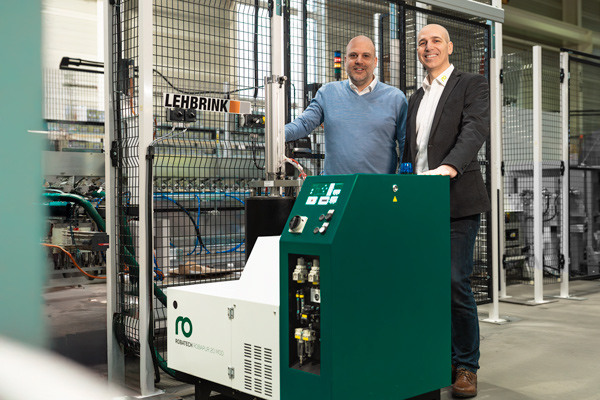 Adhesive Application Systems for the Industry | Robatech